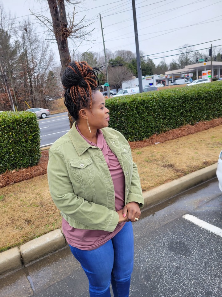 Mama Esther Dazzles In Latest Photos – Radio1Ghana