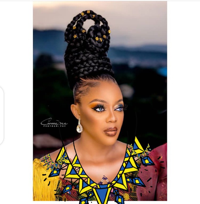 8 Photos of Nigerian actress Eve Esin rocking different Beautiful ...
